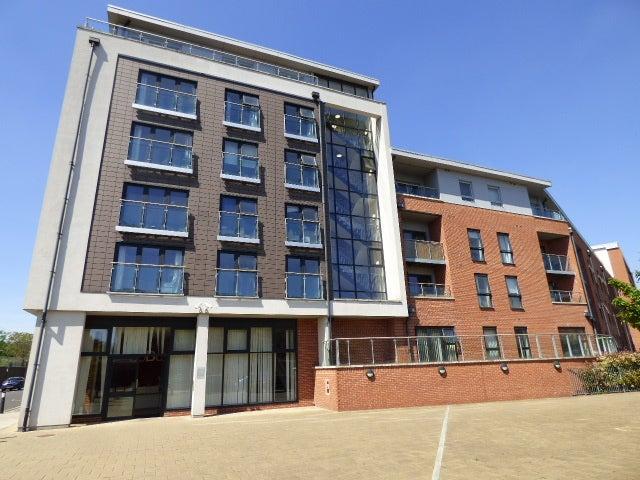 Luxury 2 bed, 2 bath with Parking, Bow, E3