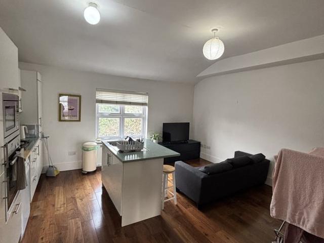 Luxury 2 Bed Flat with Terrace in N4 Near Finsbury