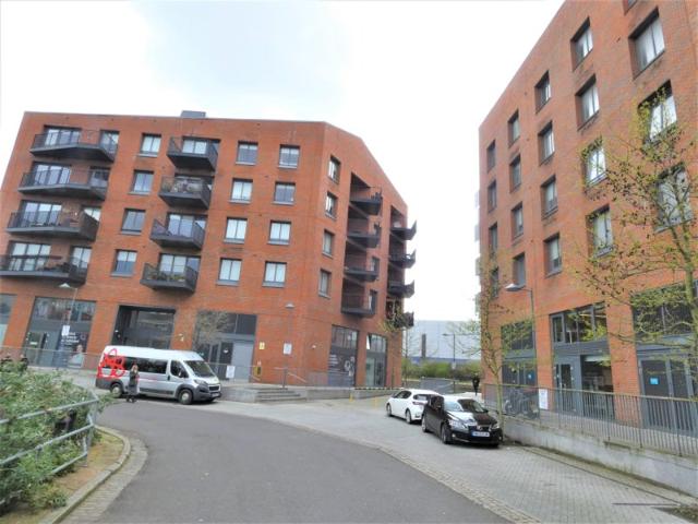 Luxury 2 bed, with Balcony, Bow E3