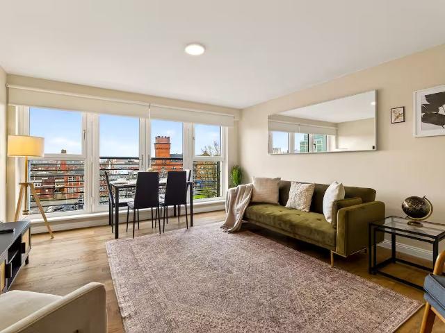 Luxury 2 Bedroom Apartment to Rent in Glasgow City Centre with Parking | 220 Wallace Street G5 8AL