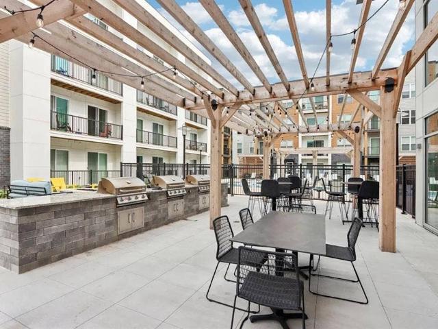 Luxury 2bd 2ba w move in credit $$