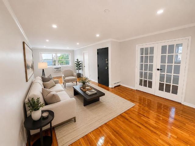 Luxury 4 room Detached House for rent in Queens, United States
