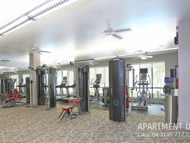Luxury community in Braeswood Place 4 weeks free rent