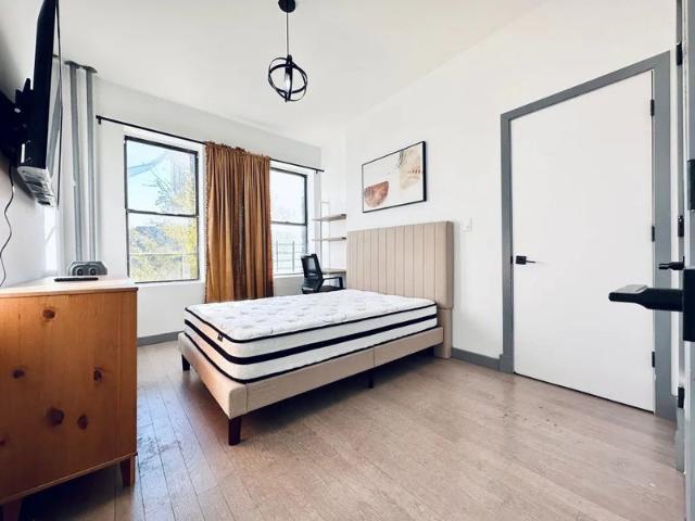 Luxury Apt with Gym, Rooftop & Backyard