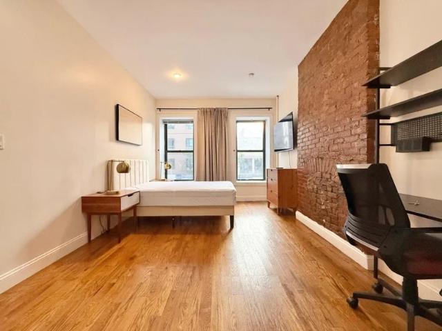 Luxury Apt with Private Terrace & Gym