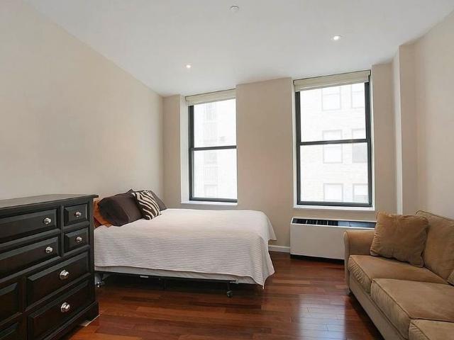 Luxury apartment complex for rent in 1 Wall Street Court, New York