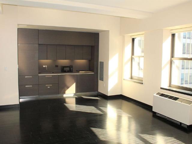 Luxury apartment complex for rent in 20 Pine Street, New York