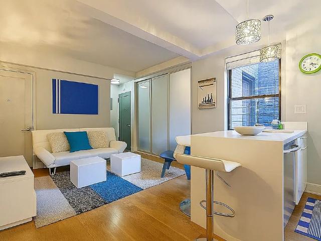Luxury apartment complex for rent in 308 West 30th Street, Midtown Manhattan, Manhattan, New York