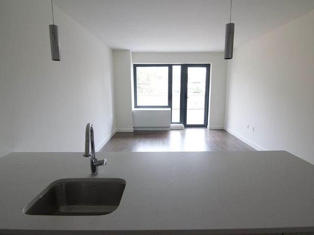 Luxury apartment complex for rent in 34 32 35th Street, Queensbridge Houses, Queens, New York