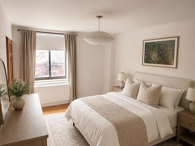 Luxury apartment complex for rent in 445 West 19th Street, New York