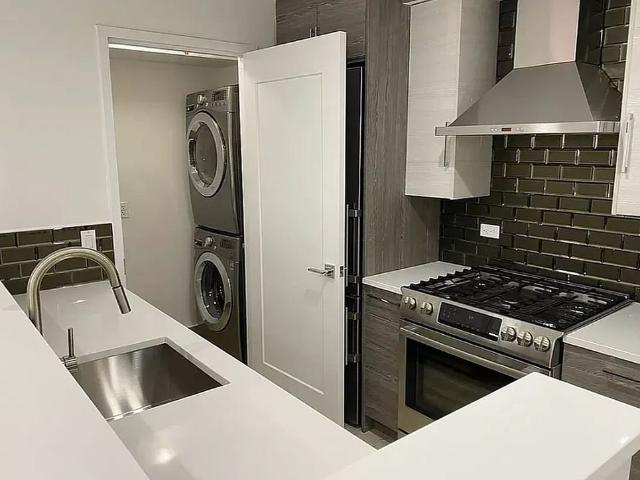 Luxury apartment complex for rent in 47 27 5th Street, Queens, New York