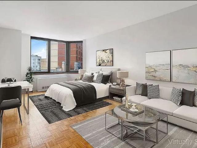 Luxury apartment complex for rent in 500 West 43rd Street, Midtown Manhattan, Manhattan, New York