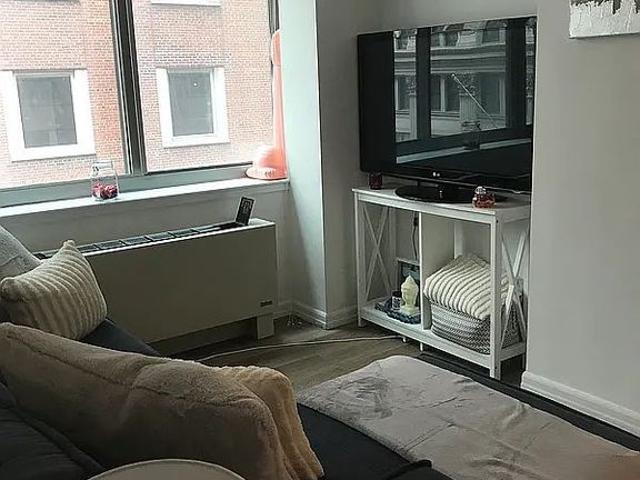 Luxury apartment complex for rent in 88 Greenwich Street, New York