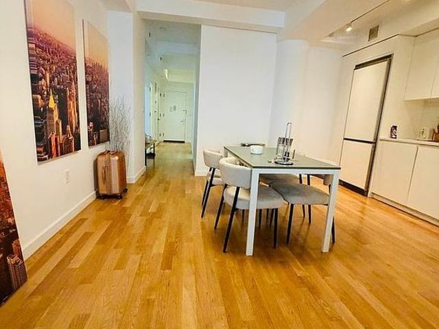Luxury apartment complex for rent in 90 William Street, New York