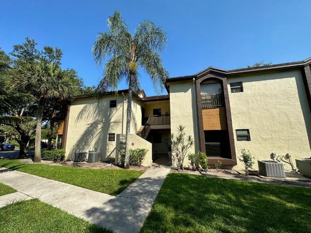 Luxury apartment complex for rent in Coconut Creek, United States