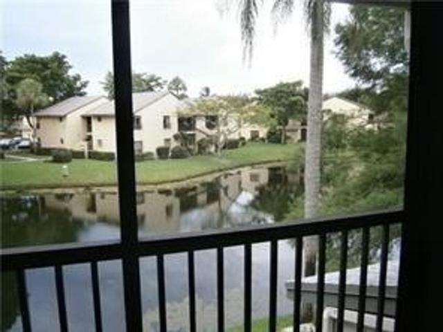 Luxury apartment complex for rent in Coconut Creek, United States