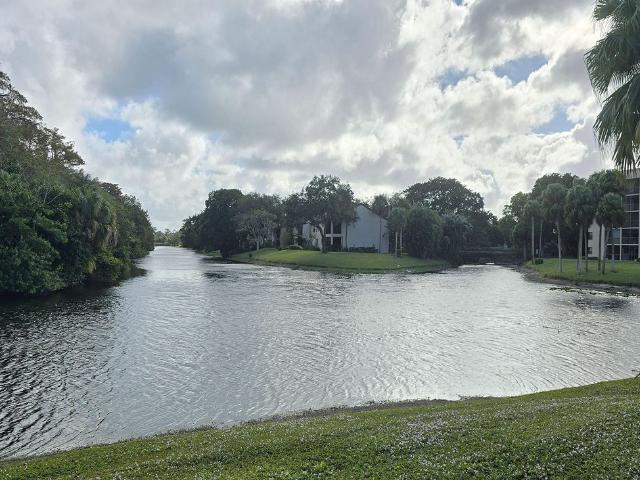 Luxury apartment complex for rent in Coconut Creek, United States