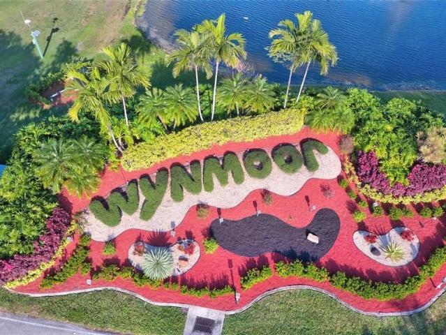 Luxury apartment complex for rent in Coconut Creek, Florida