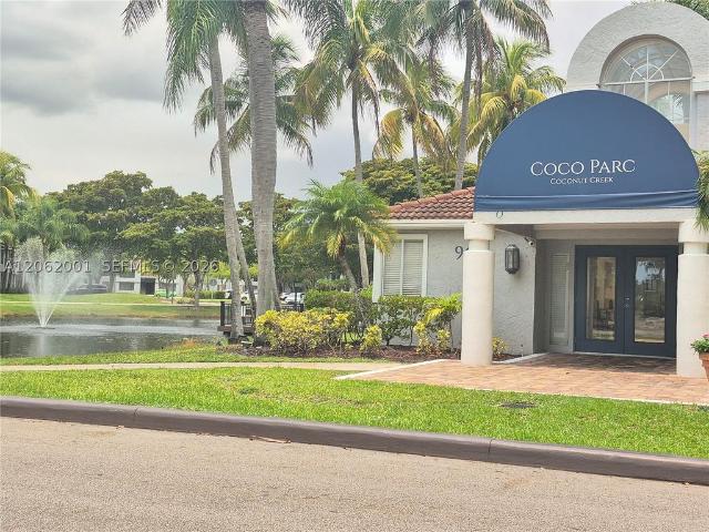 Luxury apartment complex for rent in Coconut Creek, Florida