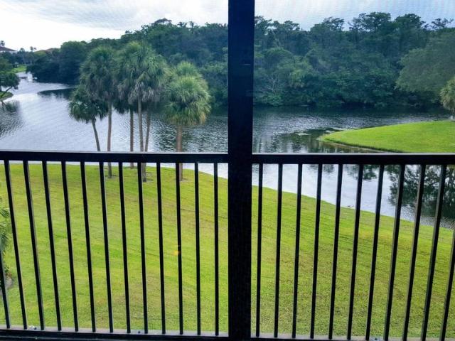 Luxury apartment complex for rent in Coconut Creek, United States