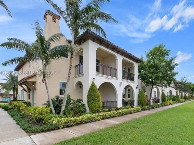 Luxury apartment complex for rent in Cooper City, Florida