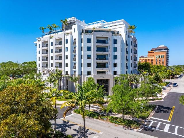 Luxury apartment complex for rent in Coral Gables, Florida