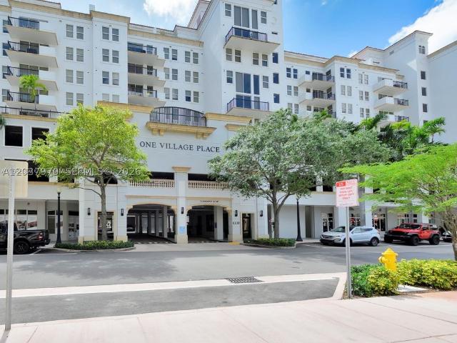 Luxury apartment complex for rent in Coral Gables, Florida