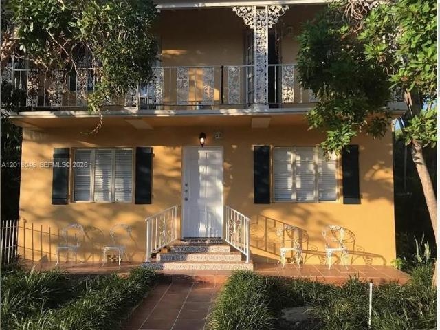 Luxury apartment complex for rent in Coral Gables, Florida