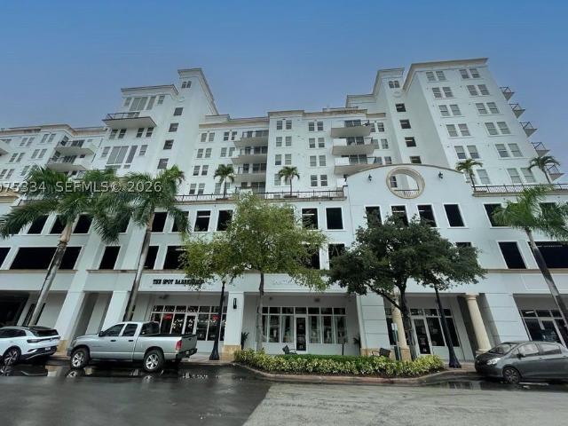 Luxury apartment complex for rent in Coral Gables, Florida