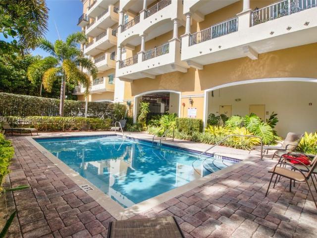 Luxury apartment complex for rent in Coral Gables, Florida
