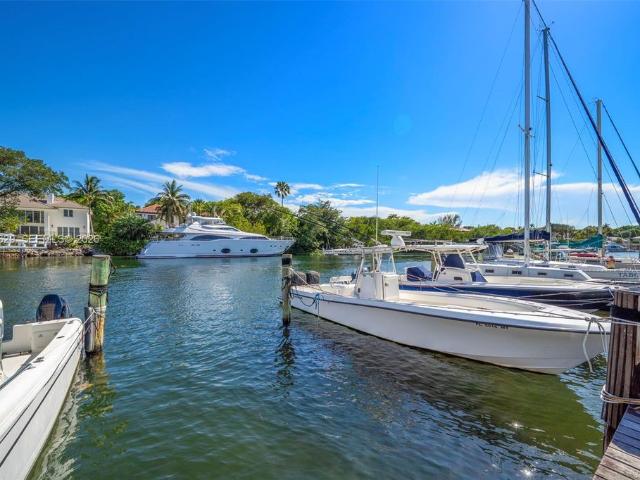 Luxury apartment complex for rent in Coral Gables, Florida