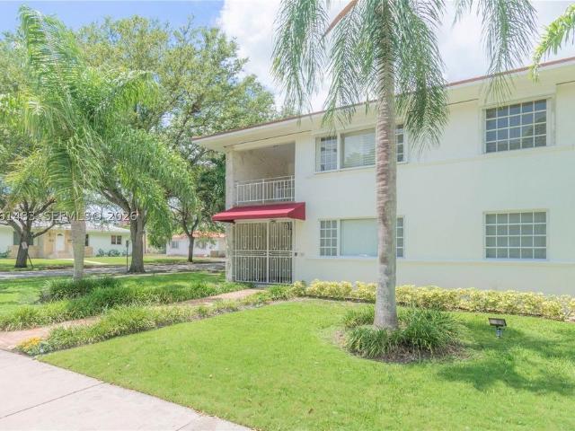 Luxury apartment complex for rent in Coral Gables, Florida