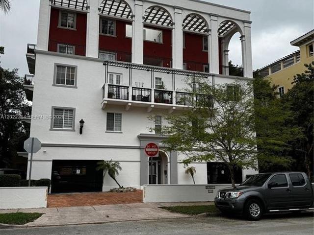 Luxury apartment complex for rent in Coral Gables, Florida