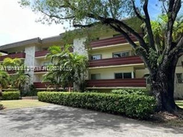 Luxury apartment complex for rent in Coral Gables, Florida