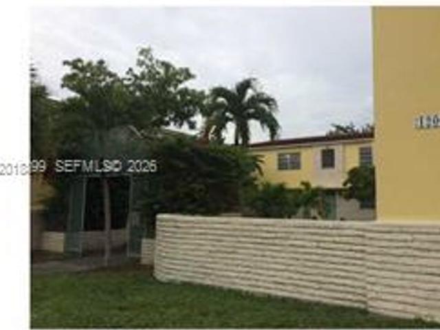 Luxury apartment complex for rent in Coral Gables, United States