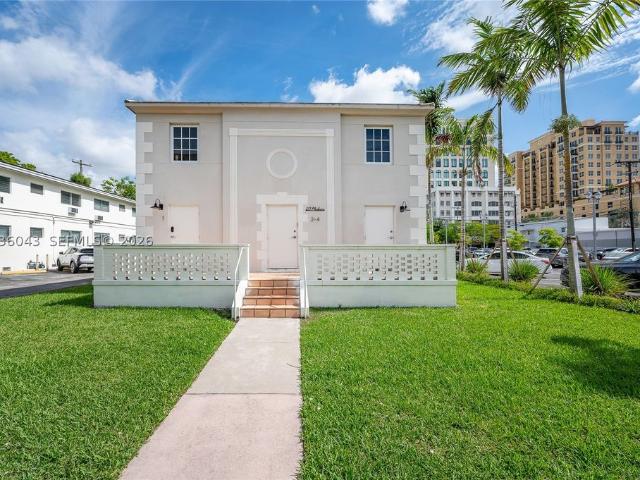 Luxury apartment complex for rent in Coral Gables, United States