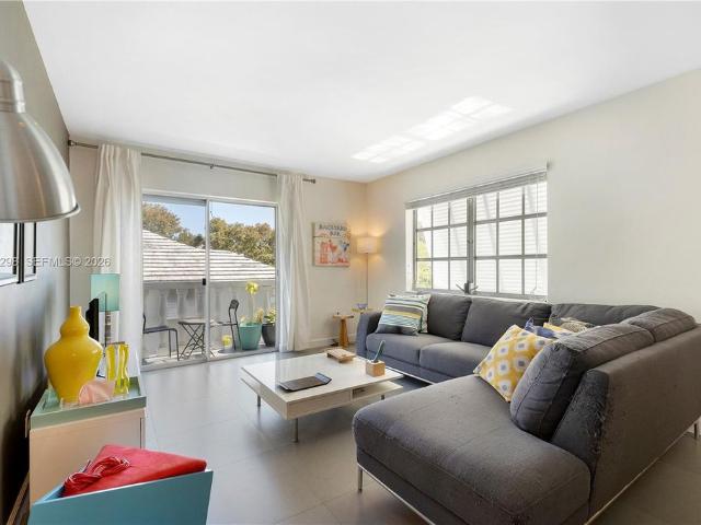 Luxury apartment complex for rent in Coral Gables, United States