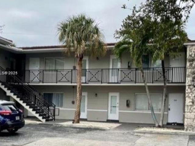 Luxury apartment complex for rent in Coral Gables, United States