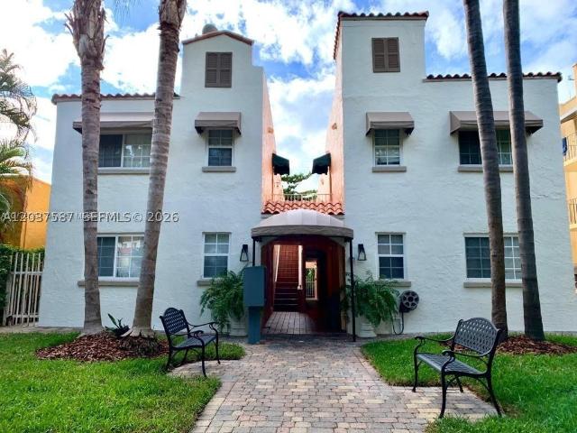 Luxury apartment complex for rent in Coral Gables, United States