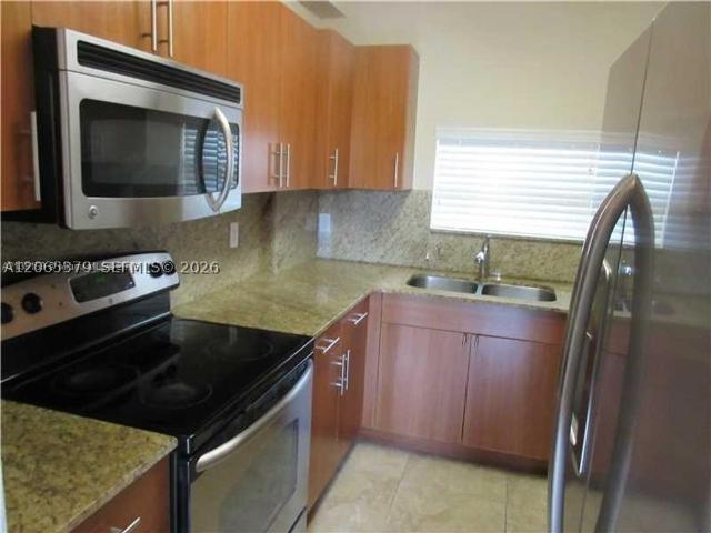 Luxury apartment complex for rent in Coral Gables, United States