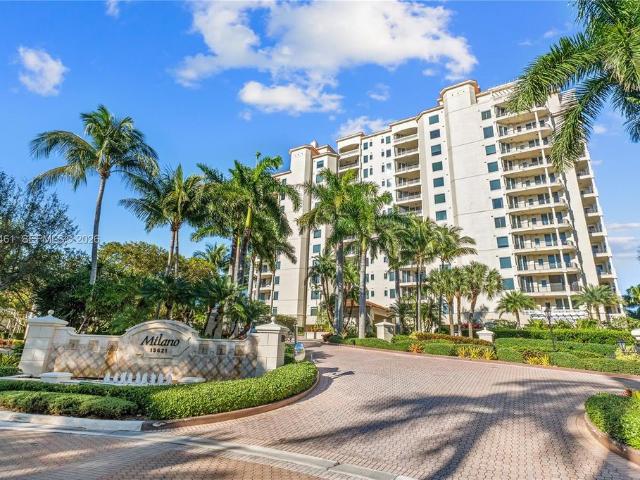 Luxury apartment complex for rent in Coral Gables, United States
