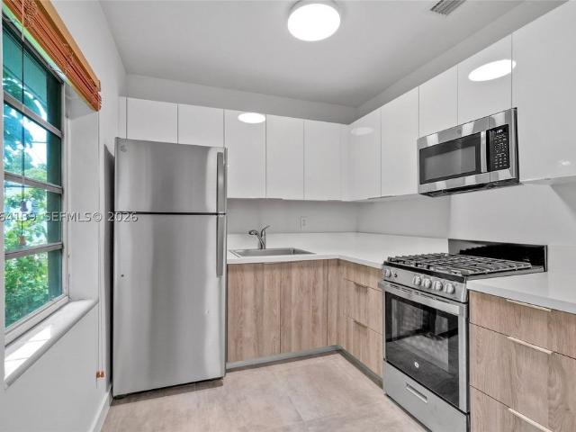 Luxury apartment complex for rent in Coral Gables, United States