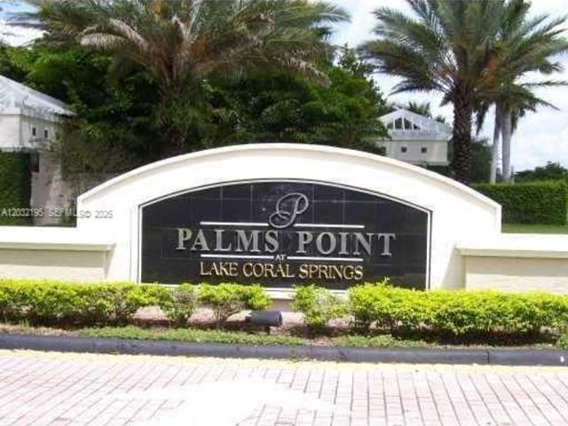 Luxury apartment complex for rent in Coral Springs, United States