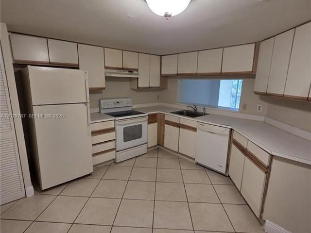 Luxury apartment complex for rent in Coral Springs, United States