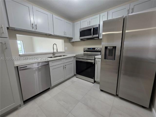 Luxury apartment complex for rent in Coral Springs, United States