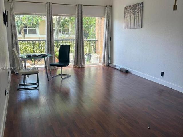 Luxury apartment complex for rent in Coral Springs, United States