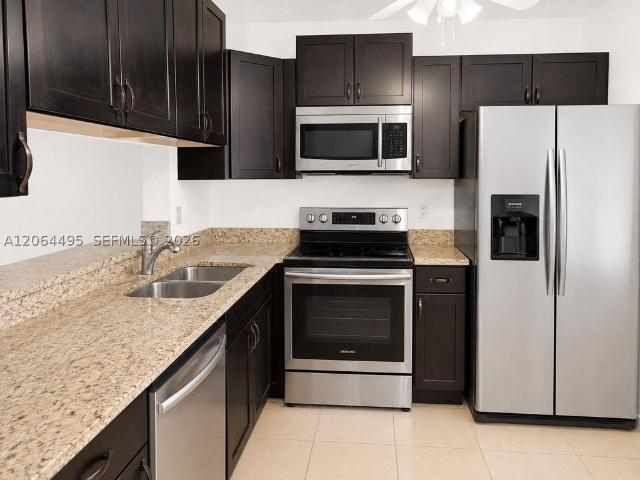 Luxury apartment complex for rent in Coral Springs, United States