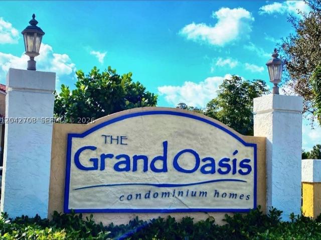 Luxury apartment complex for rent in Coral Springs, United States