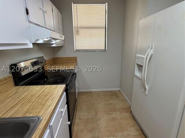 Luxury apartment complex for rent in Coral Springs, United States