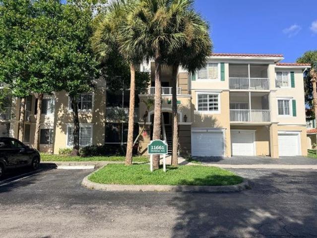 Luxury apartment complex for rent in Coral Springs, United States